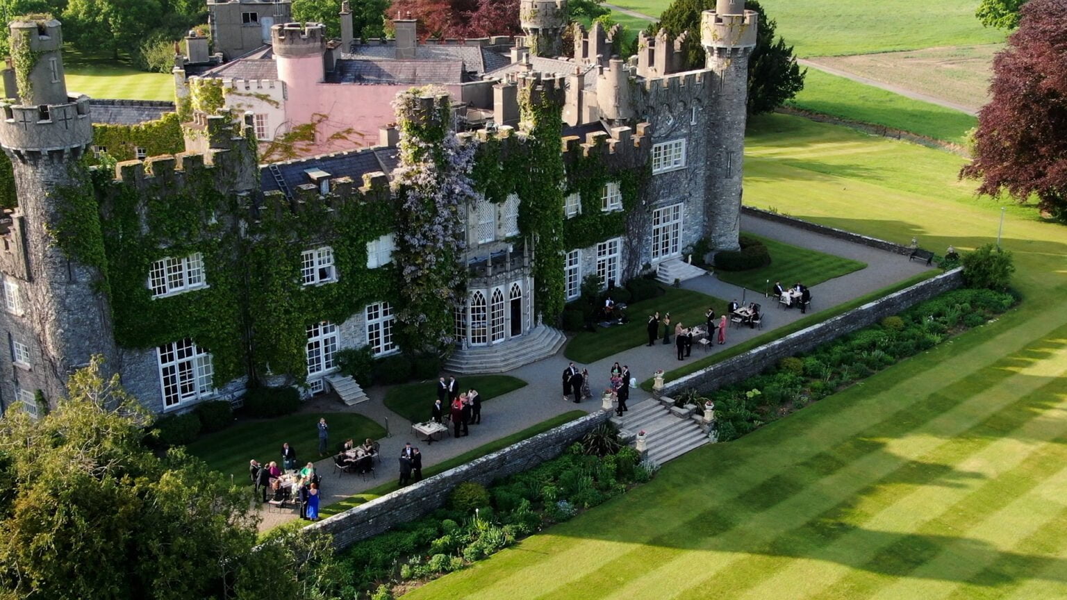 Luxury black tie wedding at Luttrellstown Castle in Ireland - Amare Stories